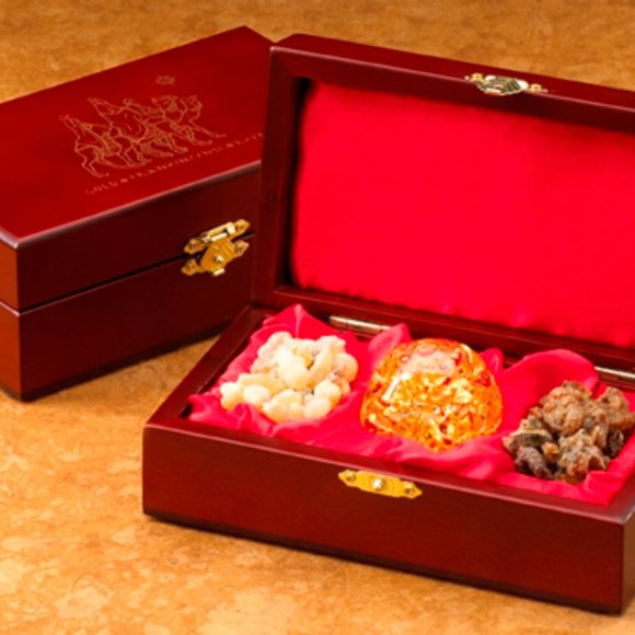 Three Kings Gifts | Other | The Original Gifts Of Christmas Gold ...